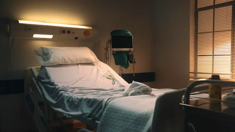 Top 5 Hospital Beds for Enhanced Patient Comfort in 2025 - Mazumder ...